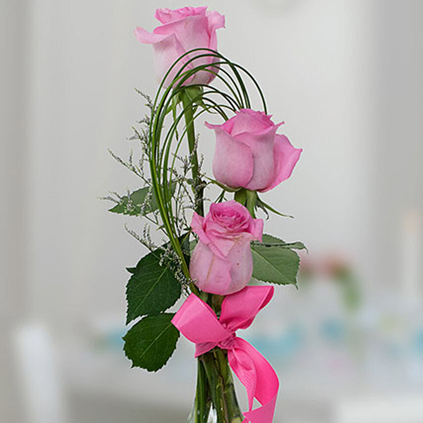 Order Pleasant Rose Arrangement Online | Same-Day Delivery UAE - Fnp.ae