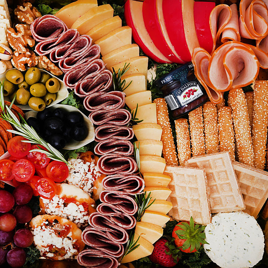 Order Cheese Harmony Box Online | Same-Day Delivery UAE - Fnp.ae