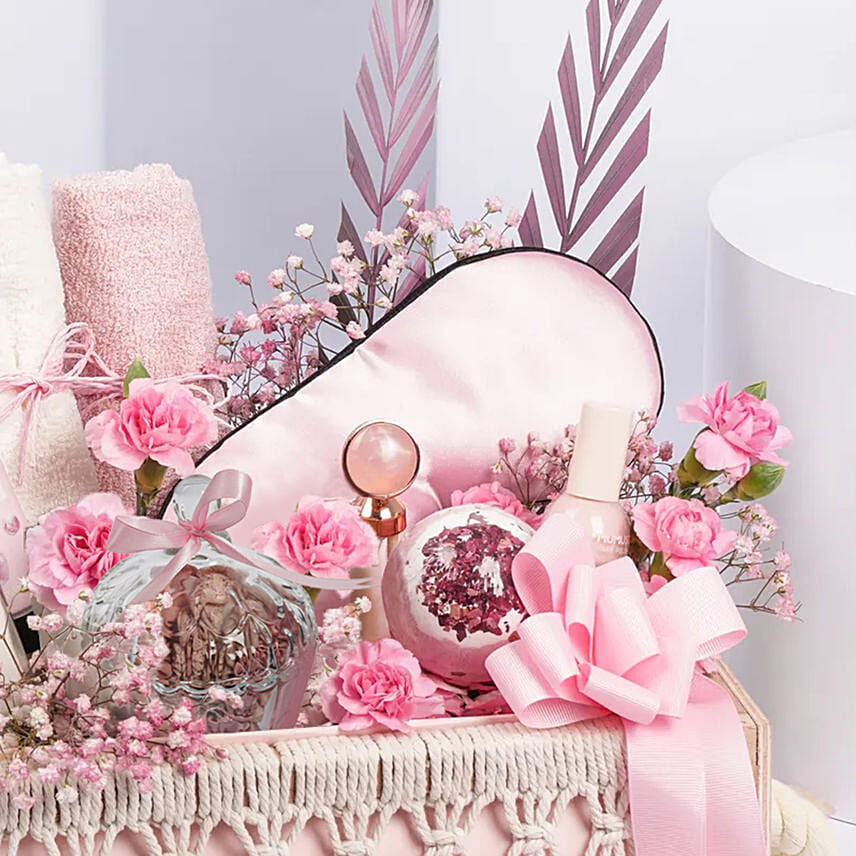 Order Personal Care Hamper For Her Online | Same-Day Delivery UAE - Fnp.ae
