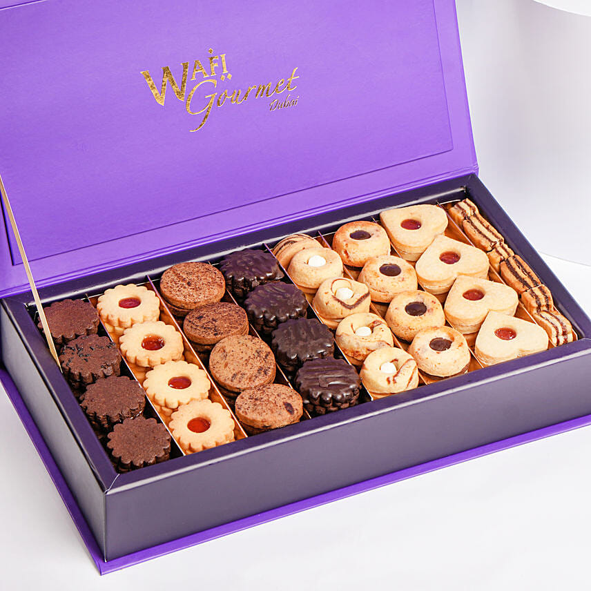 Order Petit Four Medium Gift Box By Wafi Online | Same-Day Delivery UAE ...