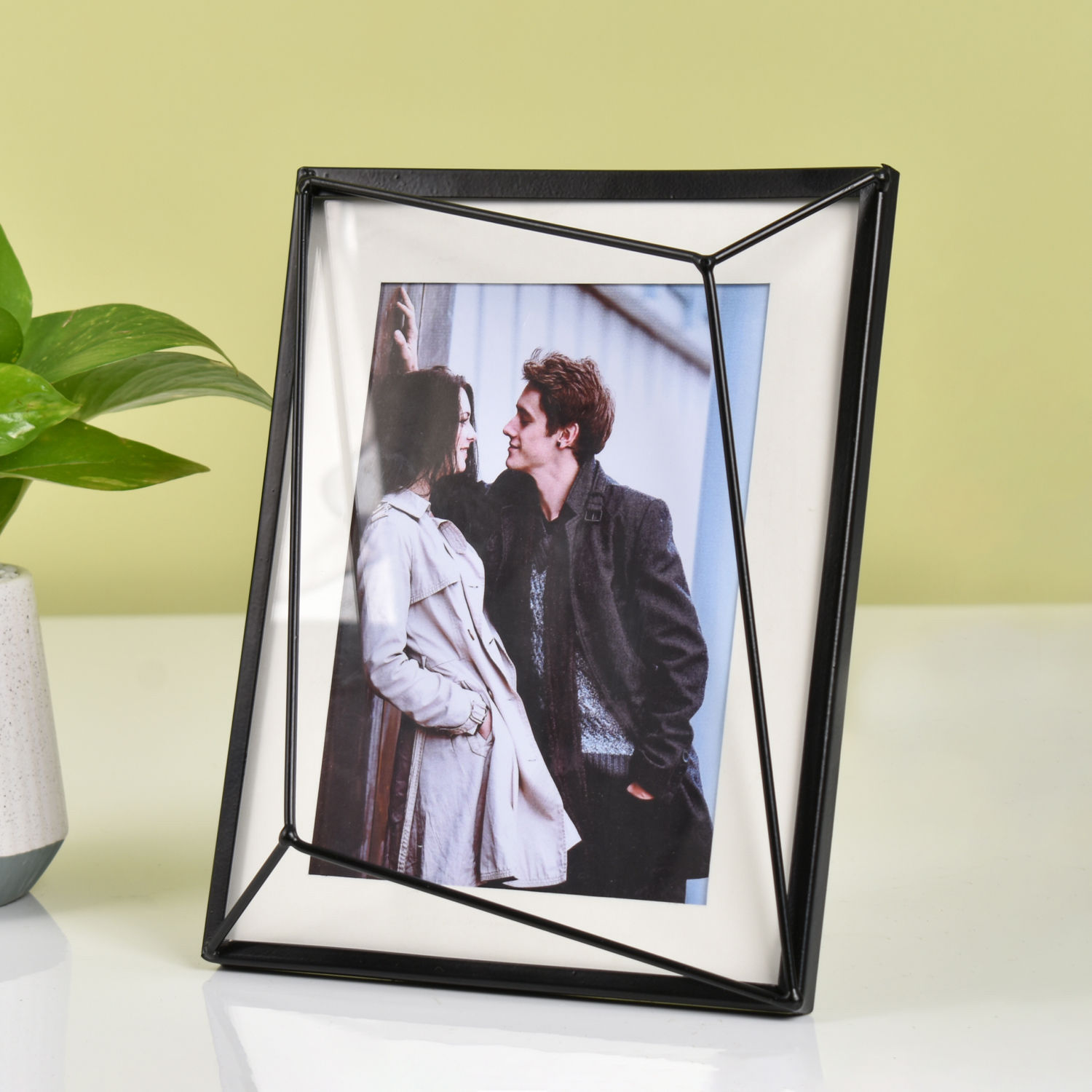 Order Personalised Designer Photo Frame Online | Same-Day Delivery UAE ...